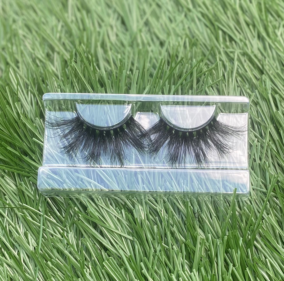 Lash Vibes – Starry Lips by Starr White & Lash Vibes